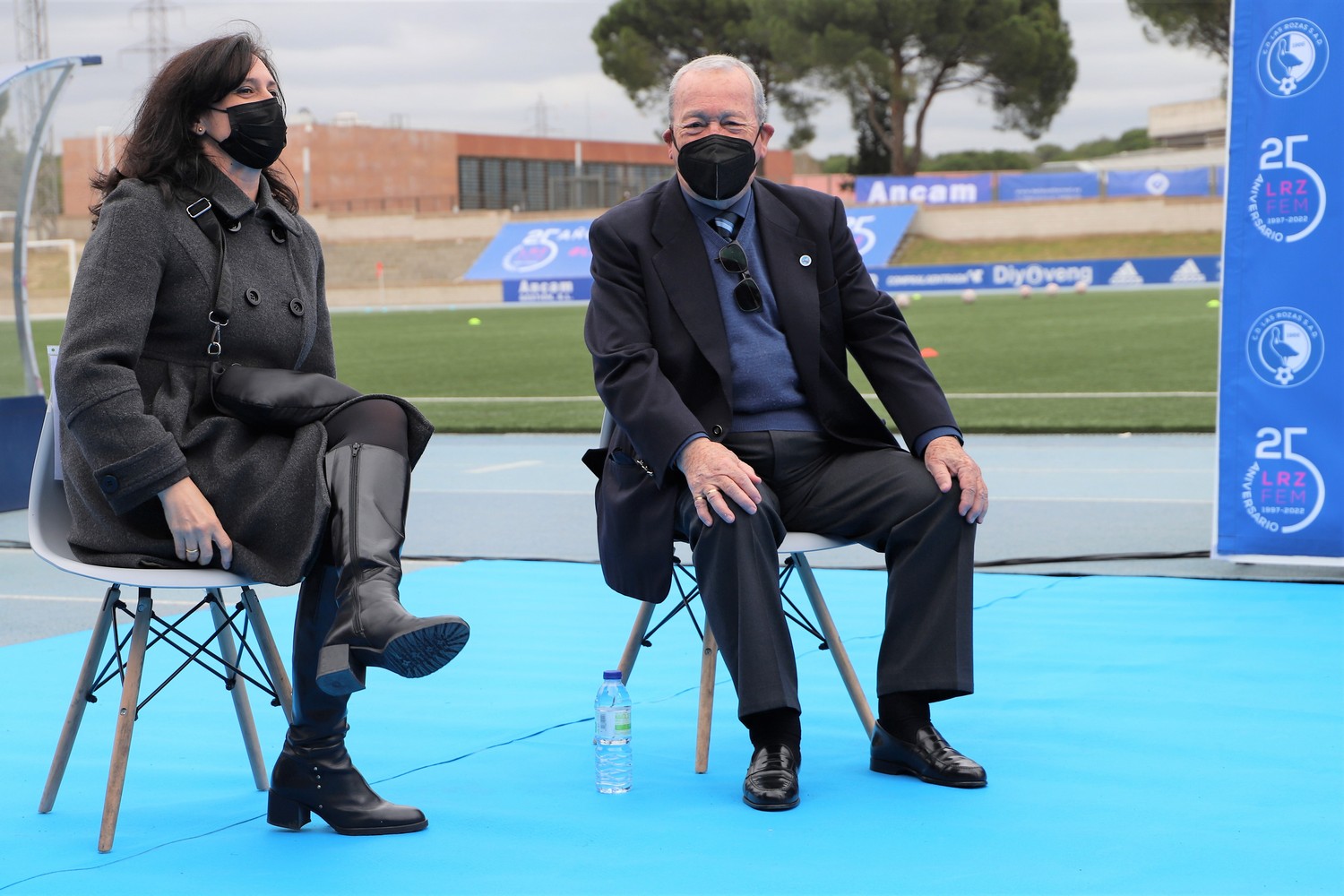 Emotivo y merecido homenaje de Las Rozas CF a su primer equipo femenino ...